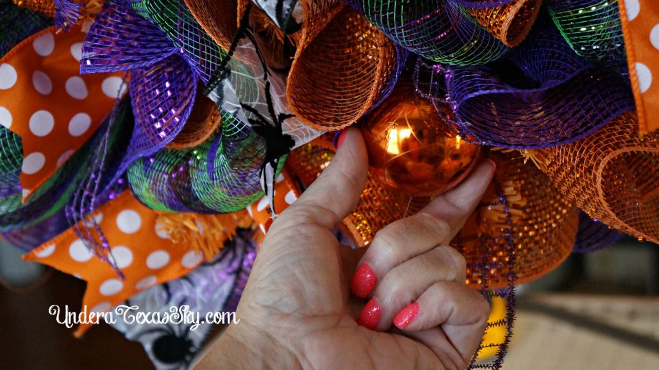 Deco Mesh Halloween Wreath with Witch's Hat Tutorial - Under a Texas Sky