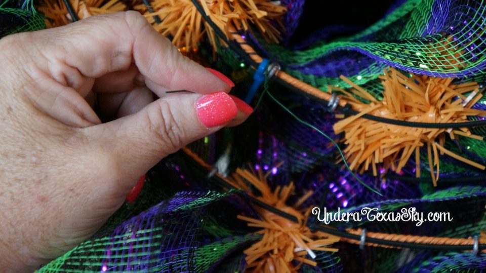 Deco Mesh Halloween Wreath with Witch's Hat Tutorial - Under a Texas Sky